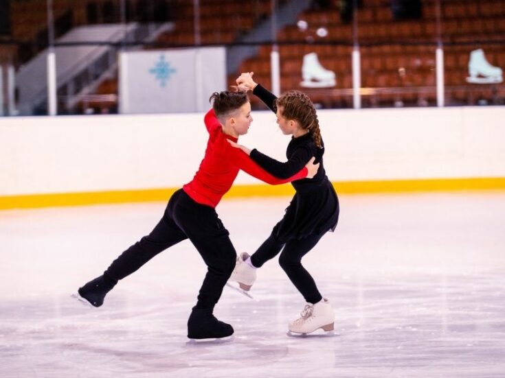 Ice Dancing vs Figure Skating: 8 Hints to Help You Spot the Difference